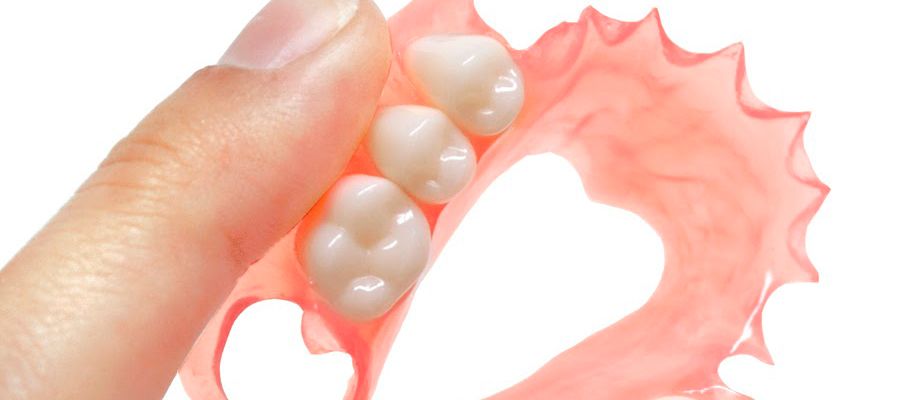 Valplast, prótesis dentales removibles sin ganchos - Dentisalut Valplast, prótesis dentales removibles sin ganchos - Dentisalut